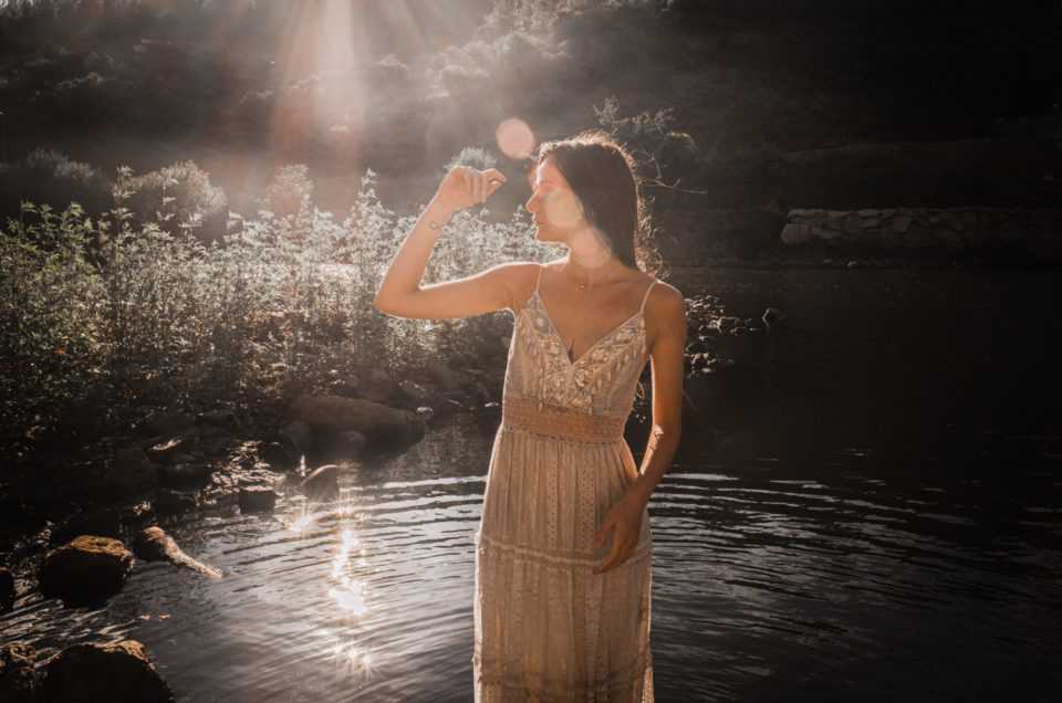 Helia Sun – Inside Betty